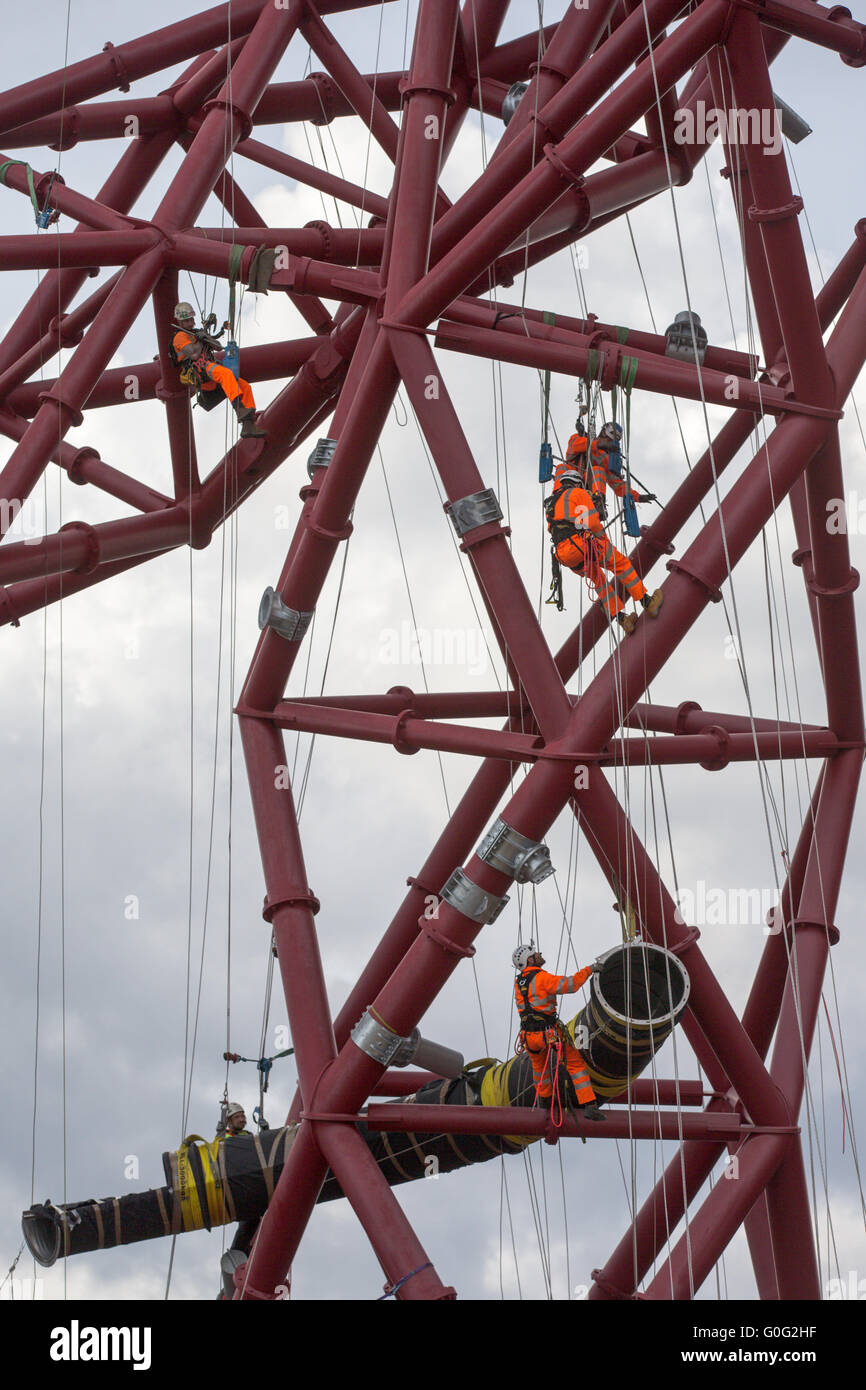 Worlds longest tunnel slide on the ArcelorMittal Orbit tower being ...