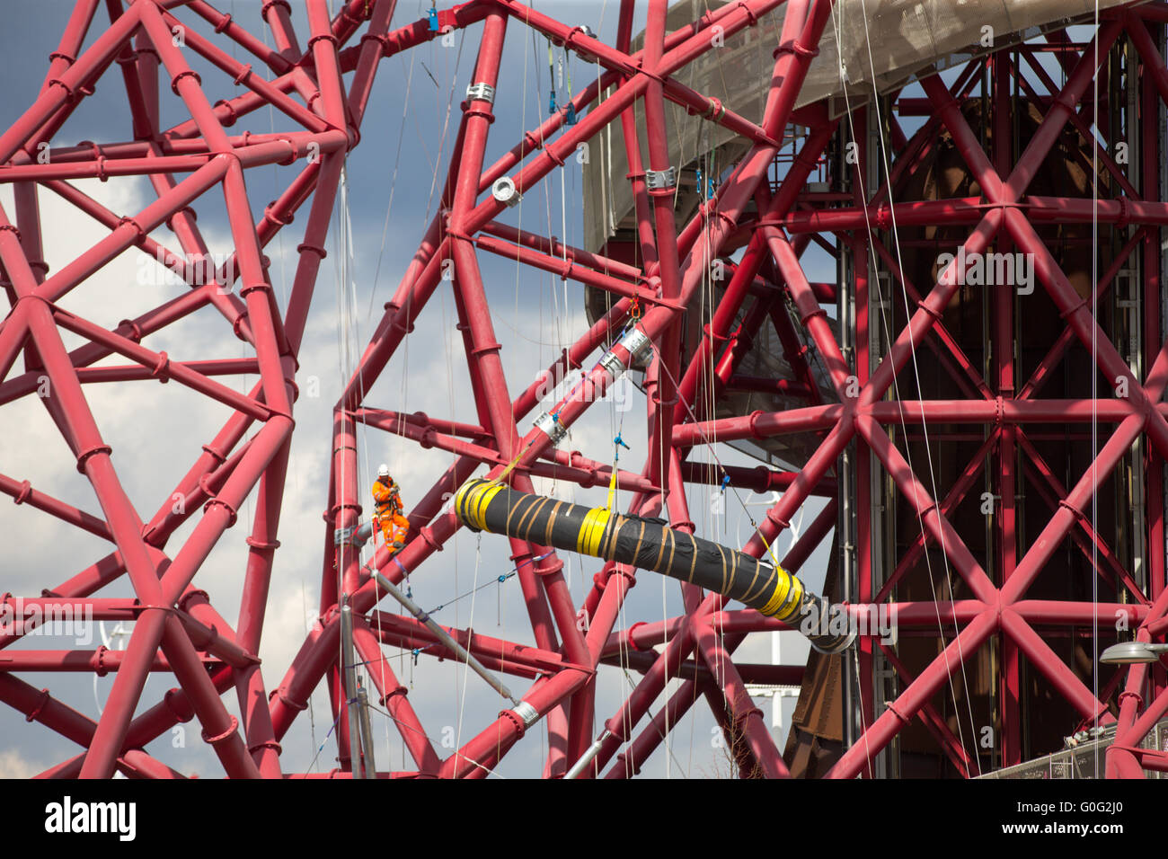 Worlds longest tunnel slide on the ArcelorMittal Orbit tower being ...