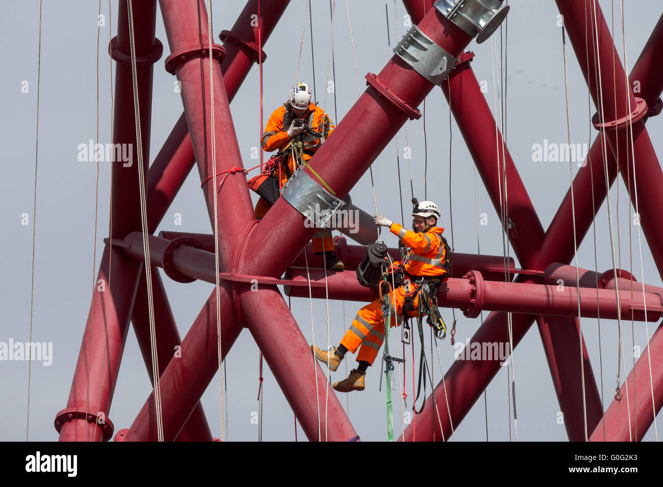 Worlds longest tunnel slide on the ArcelorMittal Orbit tower being ...