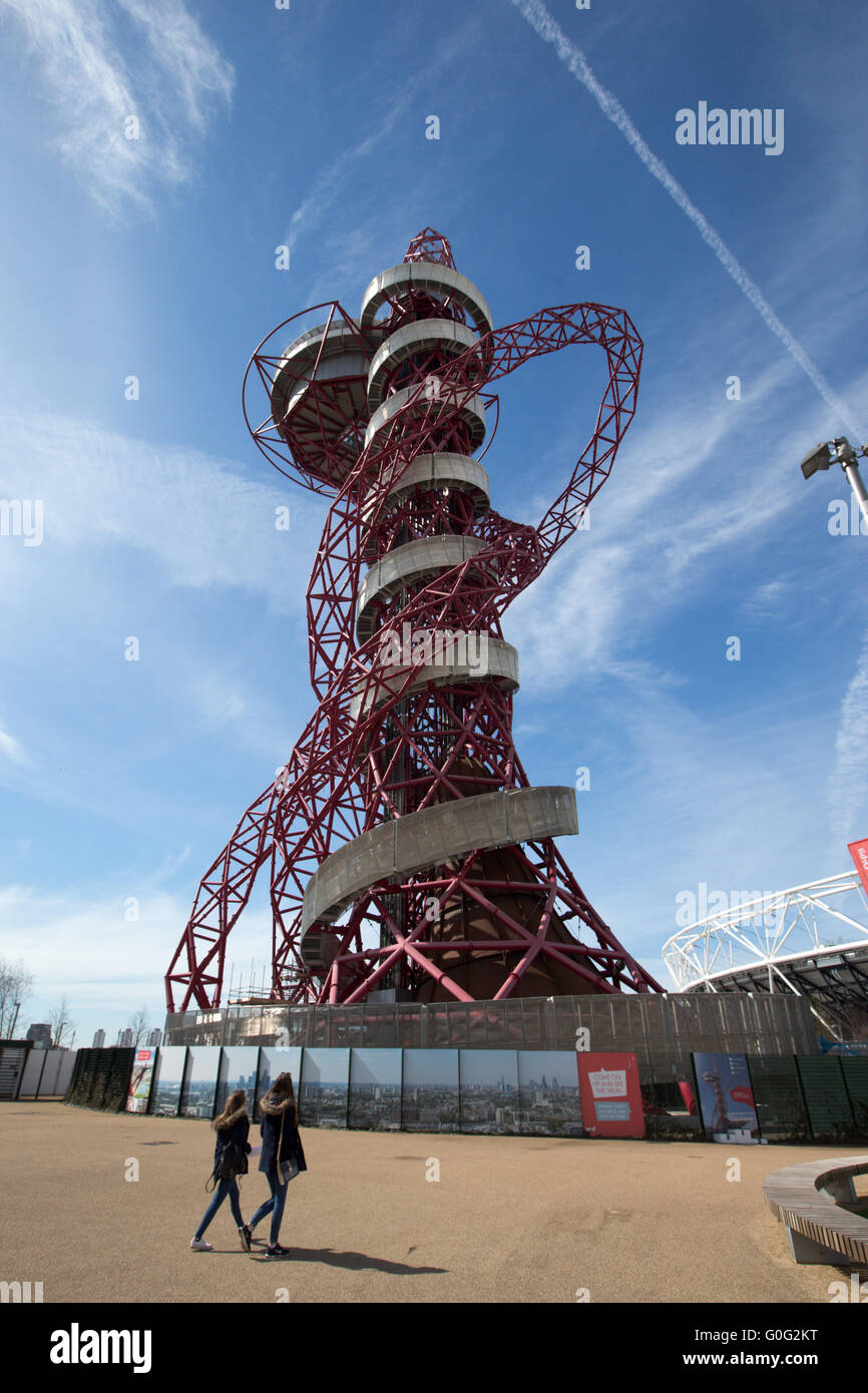 Worlds longest tunnel slide on the ArcelorMittal Orbit tower being ...