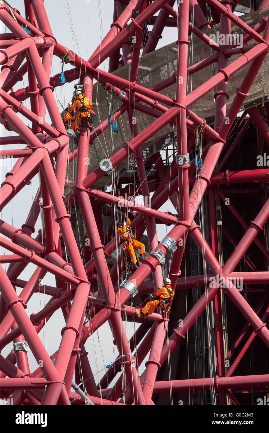 Worlds longest tunnel slide on the ArcelorMittal Orbit tower being ...