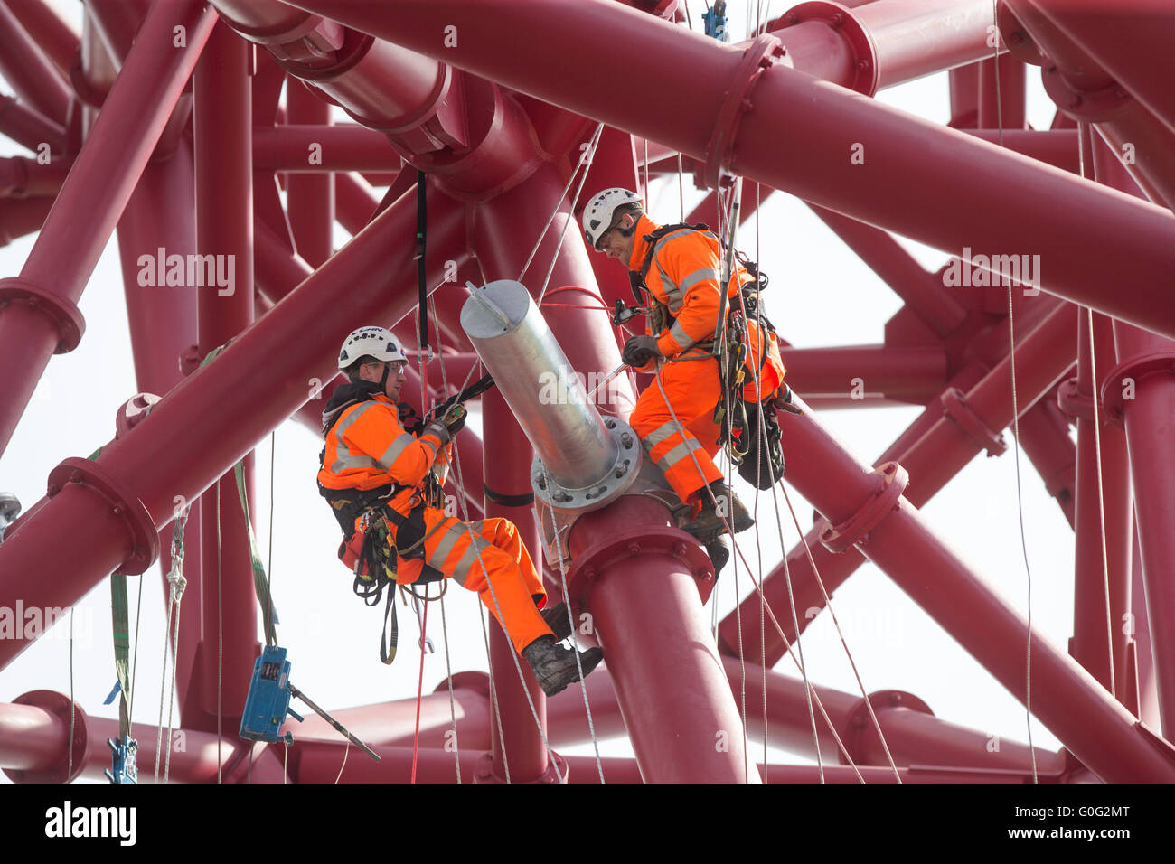 Worlds longest tunnel slide on the ArcelorMittal Orbit tower being ...