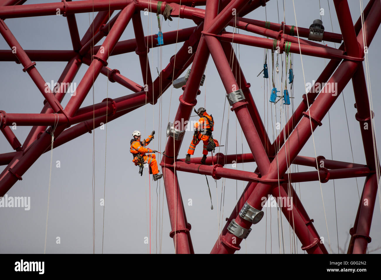 Worlds longest tunnel slide on the ArcelorMittal Orbit tower being ...