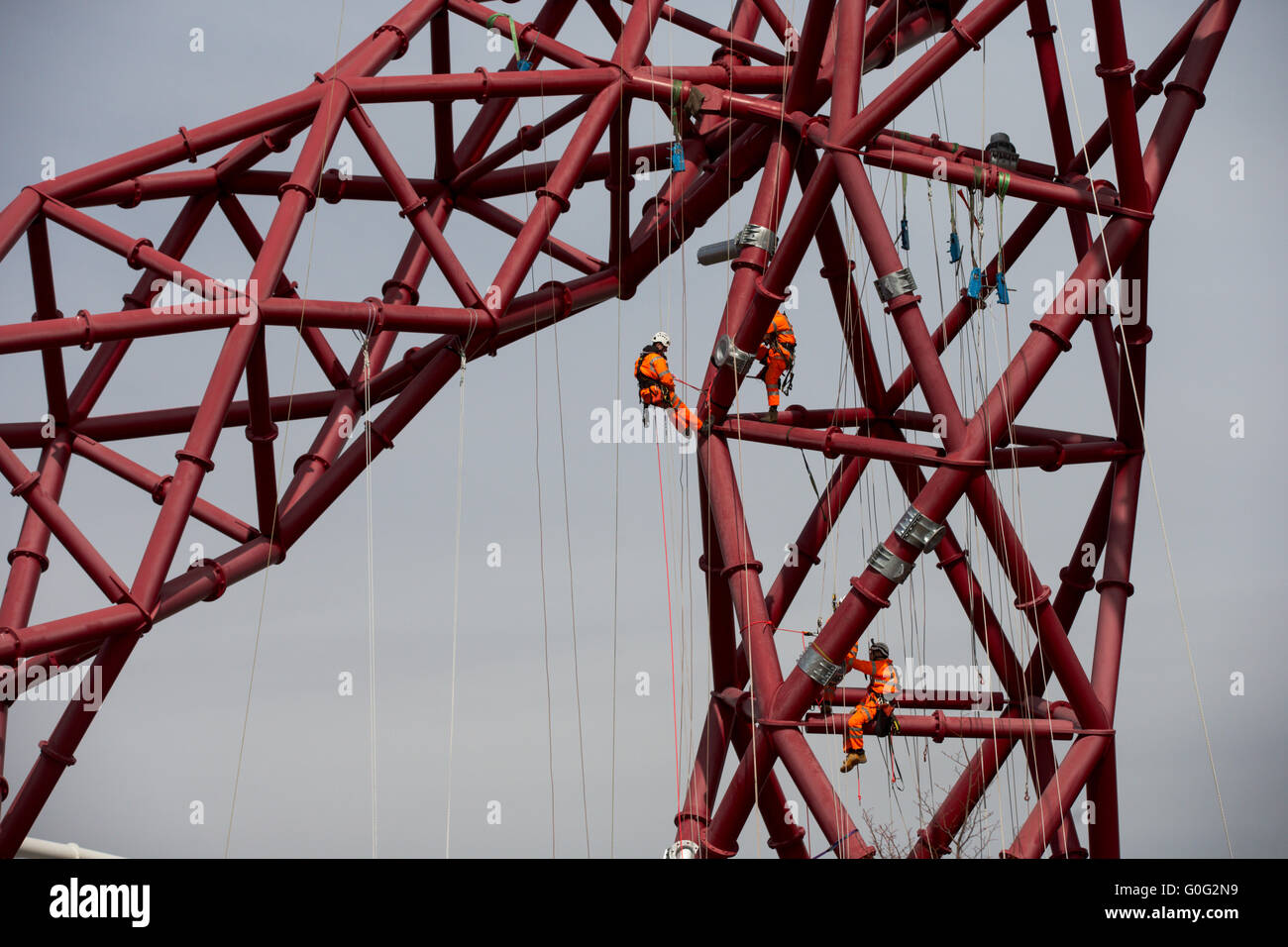 Worlds longest tunnel slide on the ArcelorMittal Orbit tower being ...