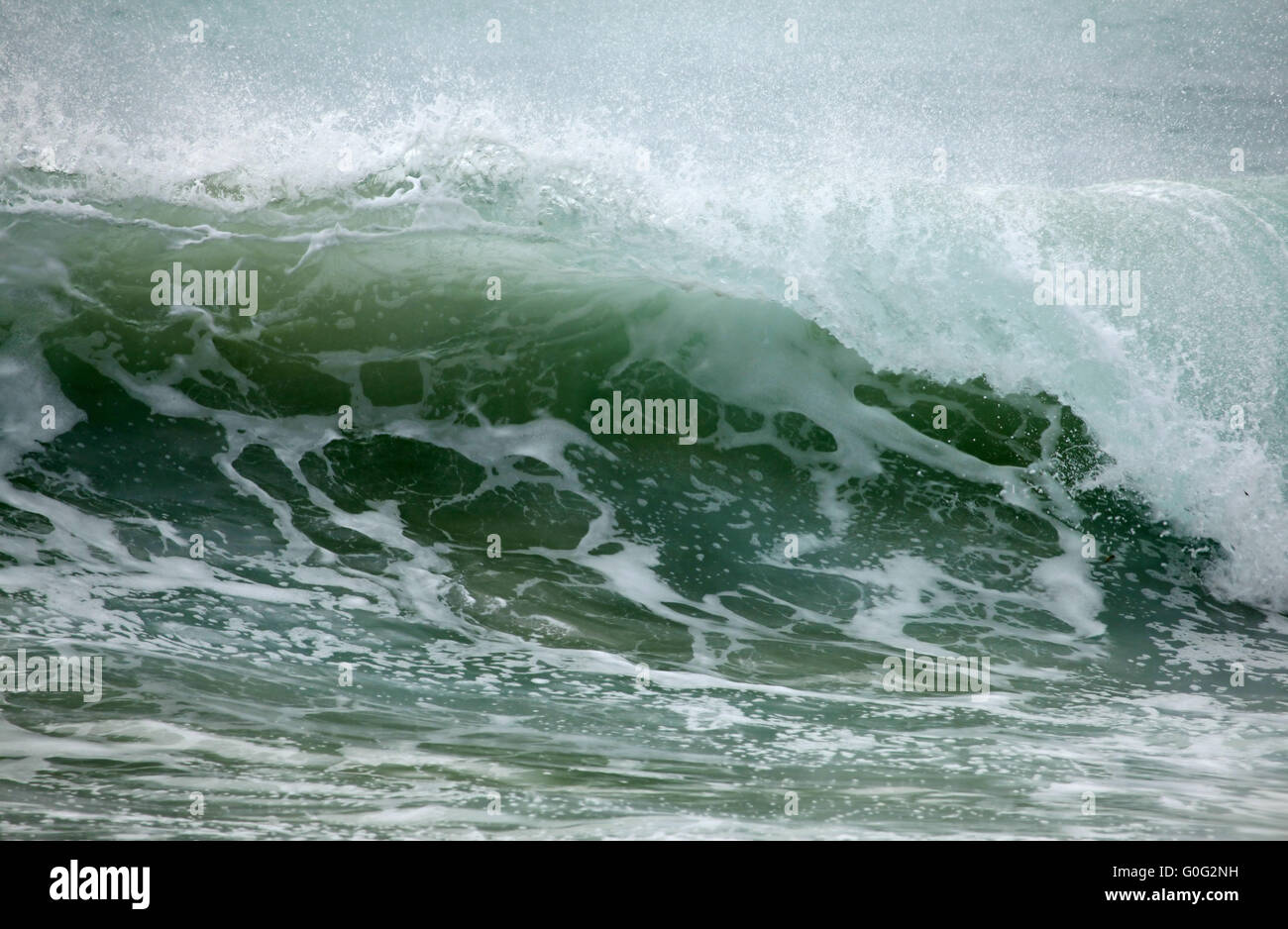 Crashing wave surf hi-res stock photography and images - Alamy