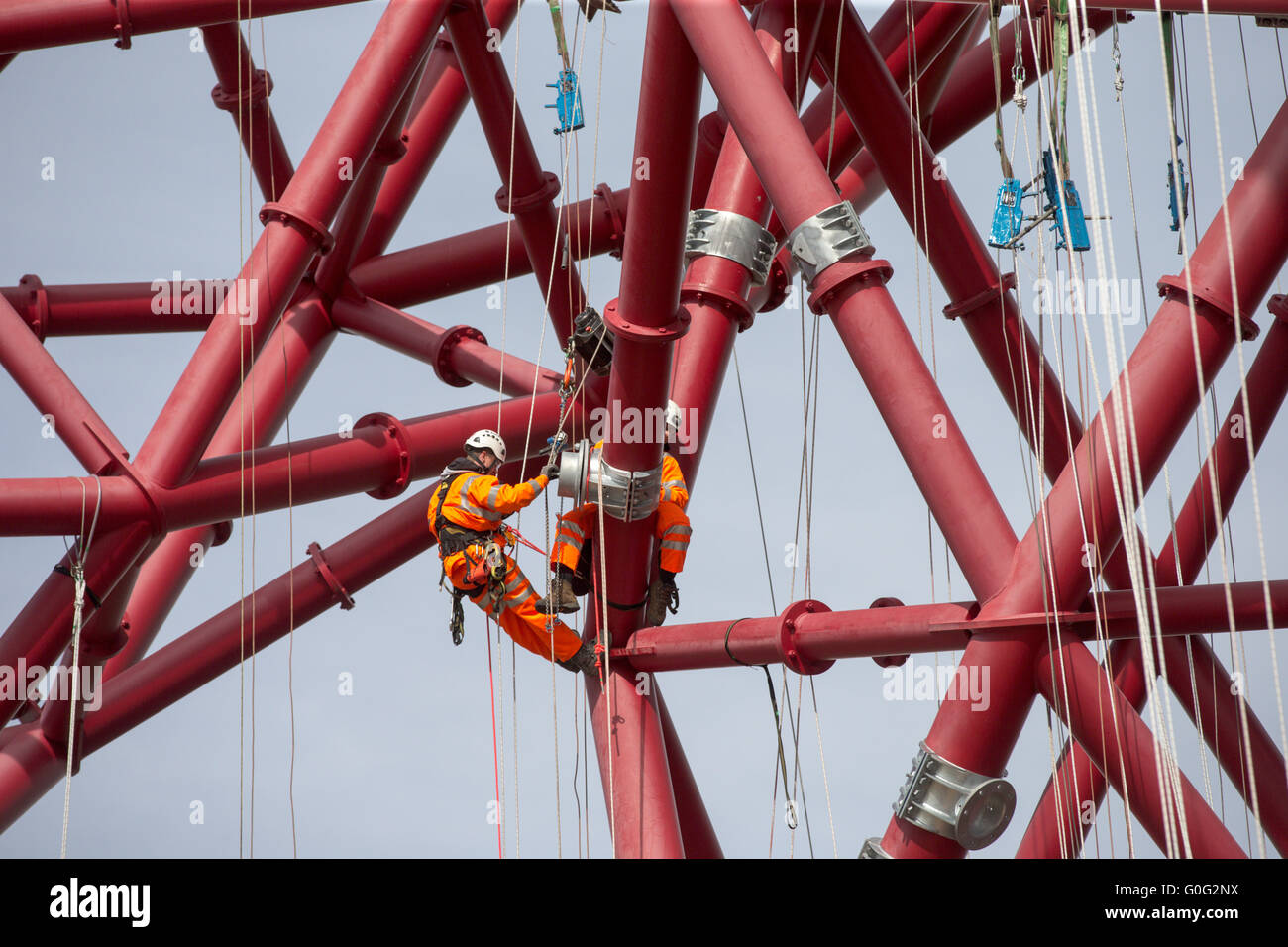 Worlds longest tunnel slide on the ArcelorMittal Orbit tower being ...