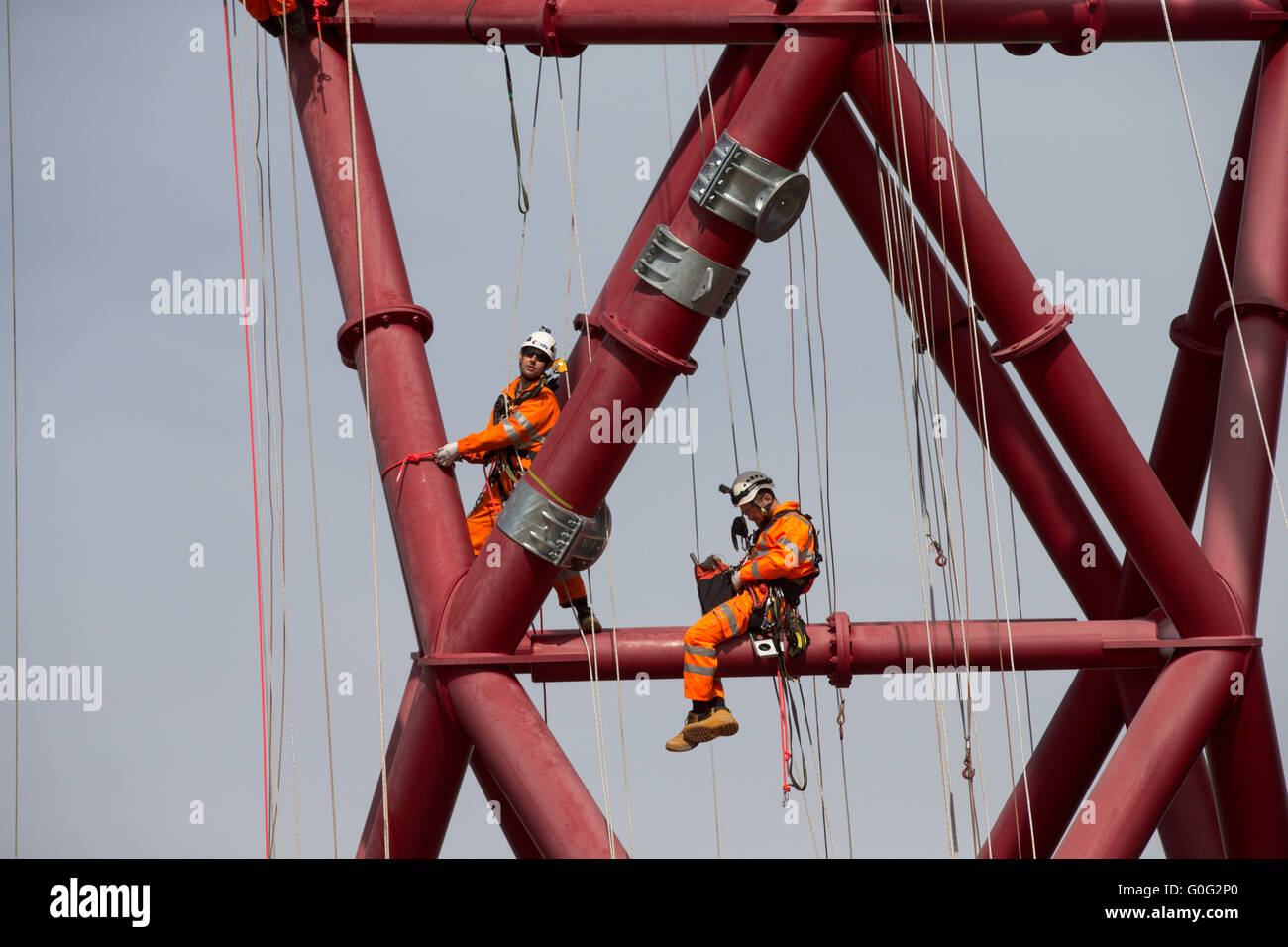 Abseiling orbit tower hi-res stock photography and images - Alamy