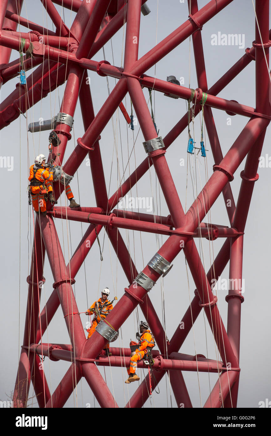 Worlds longest tunnel slide on the ArcelorMittal Orbit tower being ...