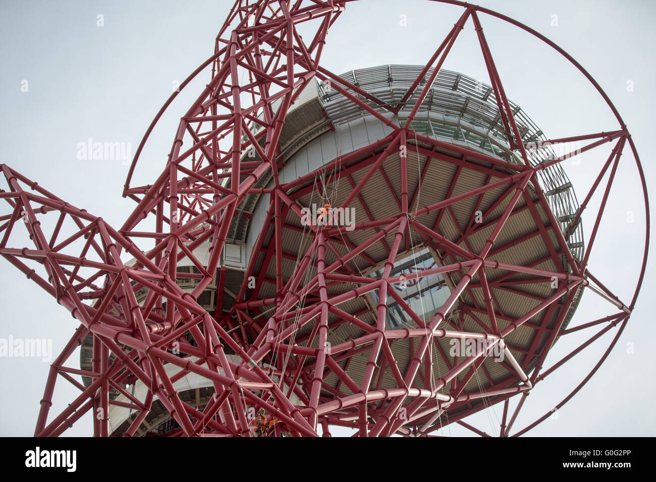 Worlds longest tunnel slide on the ArcelorMittal Orbit tower being ...