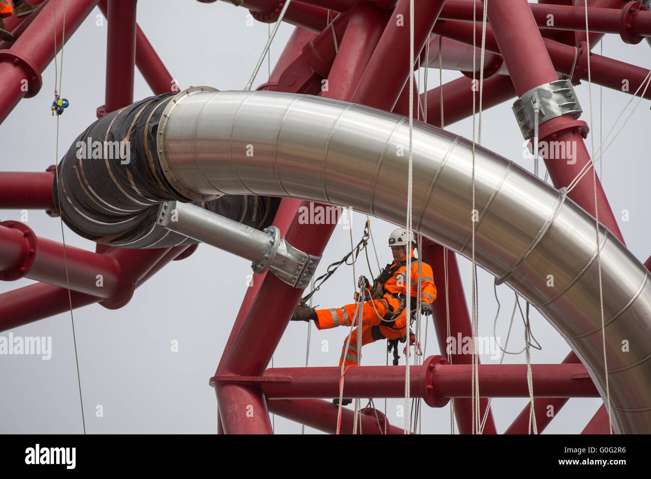 Worlds longest tunnel slide on the ArcelorMittal Orbit tower being ...