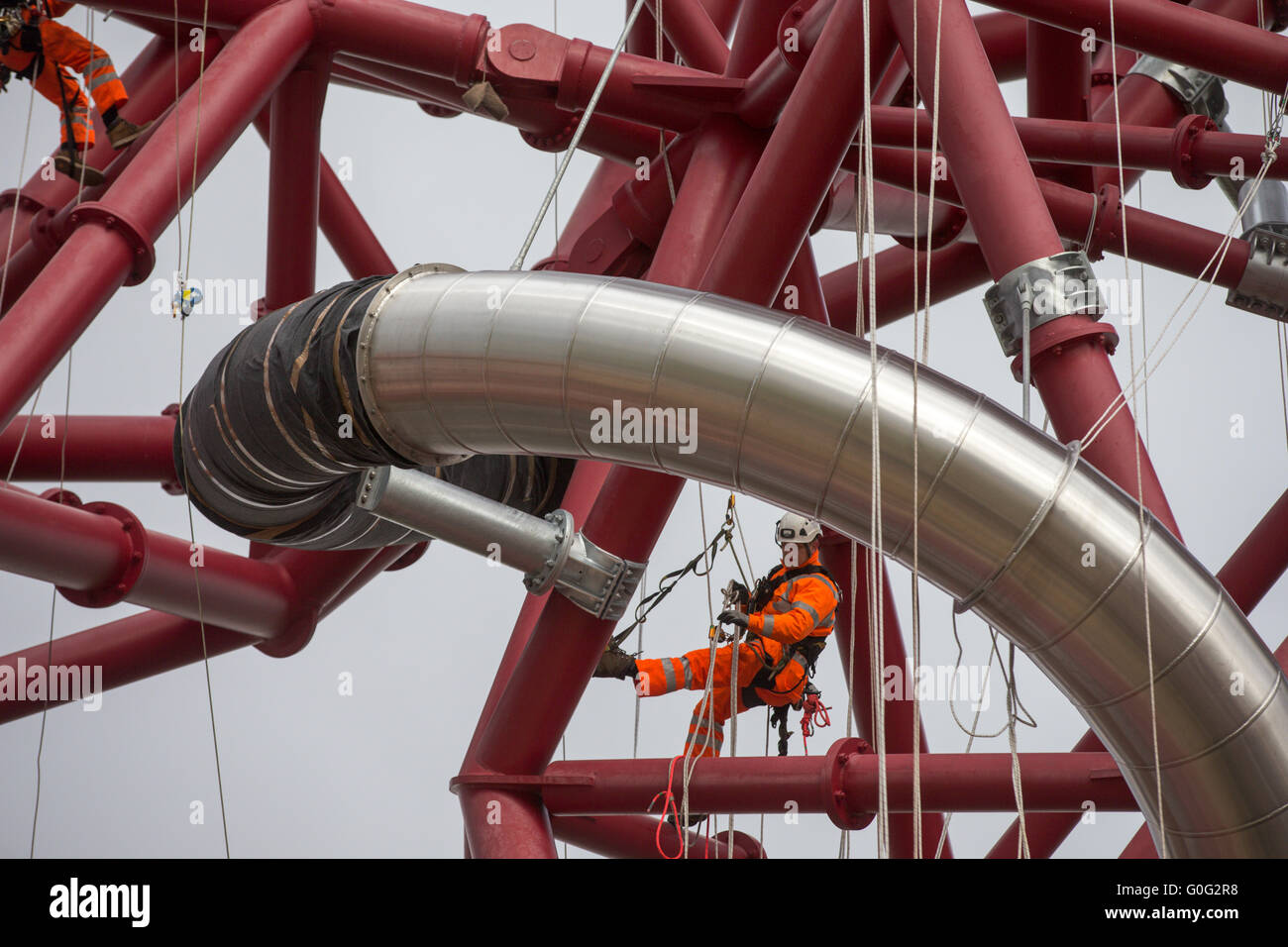 Worlds longest tunnel slide on the ArcelorMittal Orbit tower being ...