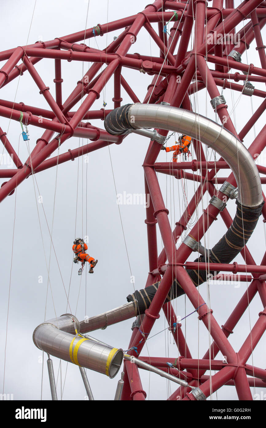 Worlds longest tunnel slide on the ArcelorMittal Orbit tower being ...
