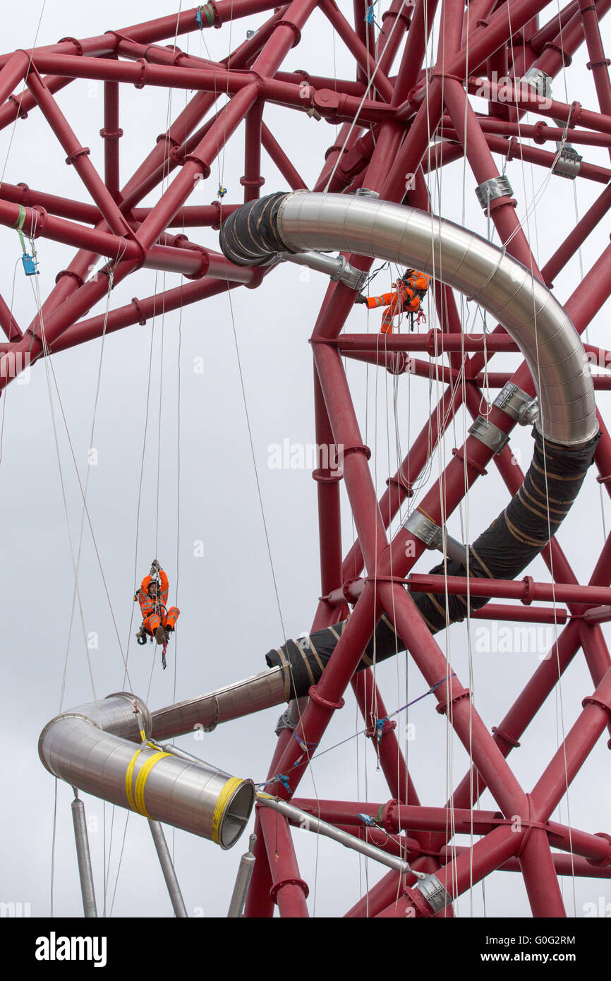 Worlds longest tunnel slide on the ArcelorMittal Orbit tower being ...