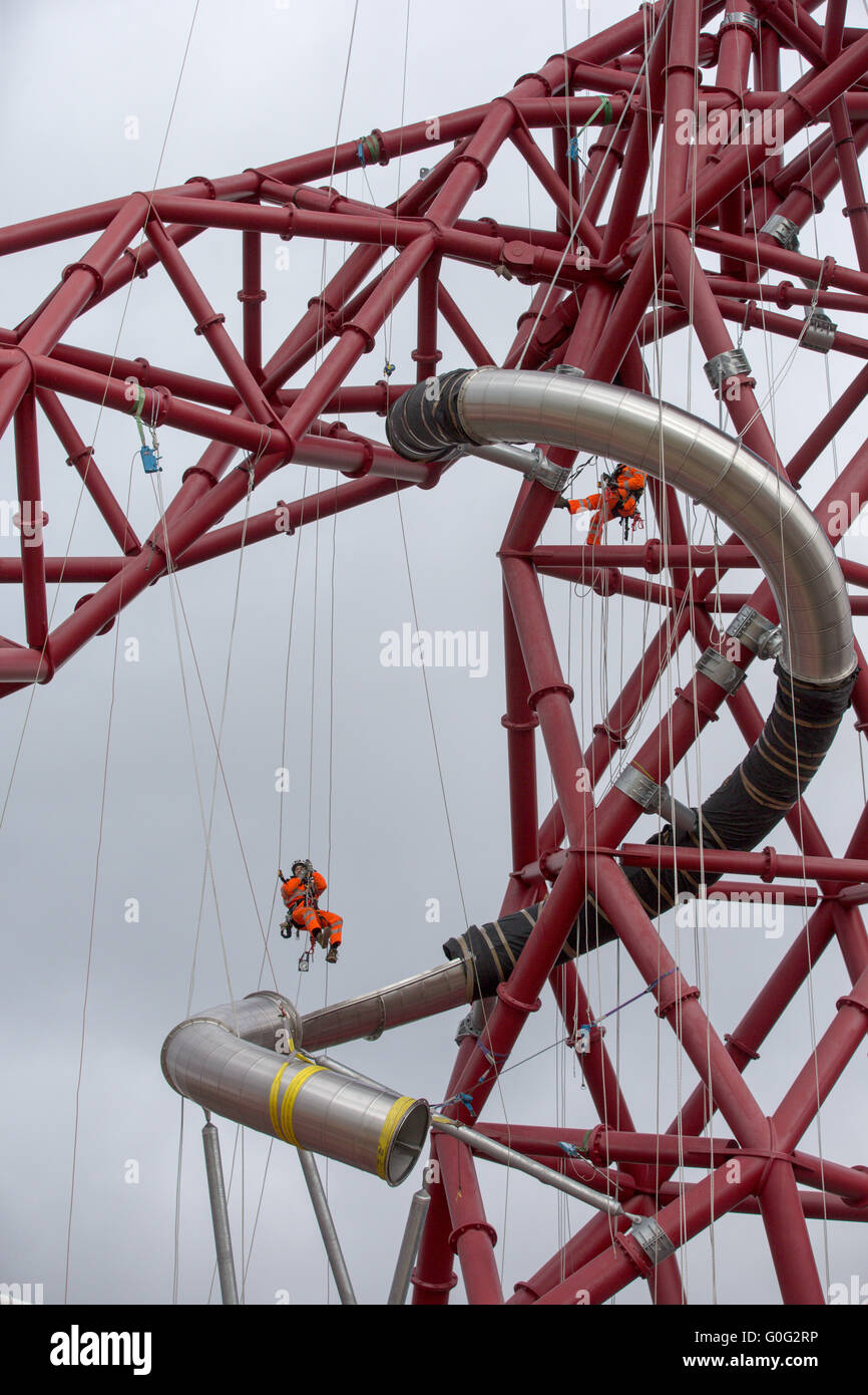 Worlds longest tunnel slide on the ArcelorMittal Orbit tower being ...