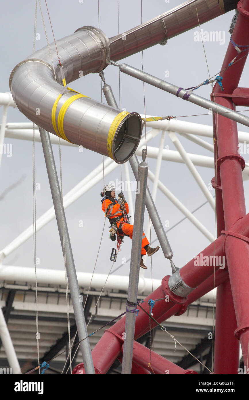 Worlds longest tunnel slide on the ArcelorMittal Orbit tower being ...