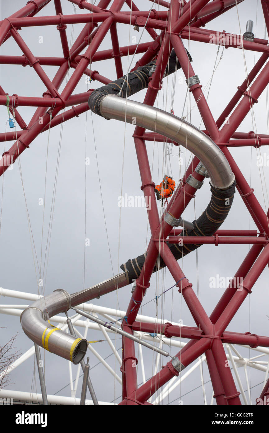 Worlds longest tunnel slide on the ArcelorMittal Orbit tower being ...