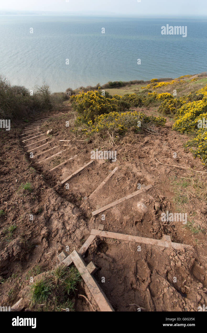 Steep hill footpath hi-res stock photography and images - Alamy