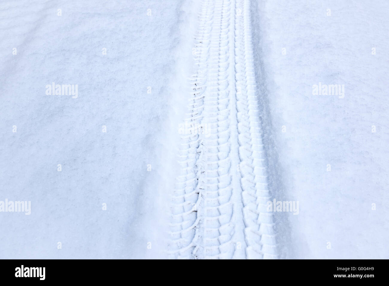 trail tread wheel car on white snow winter Stock Photo - Alamy