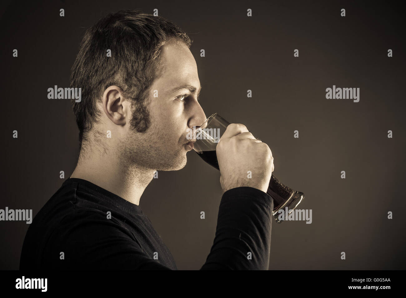 Pub drinking ale young men hi-res stock photography and images - Alamy