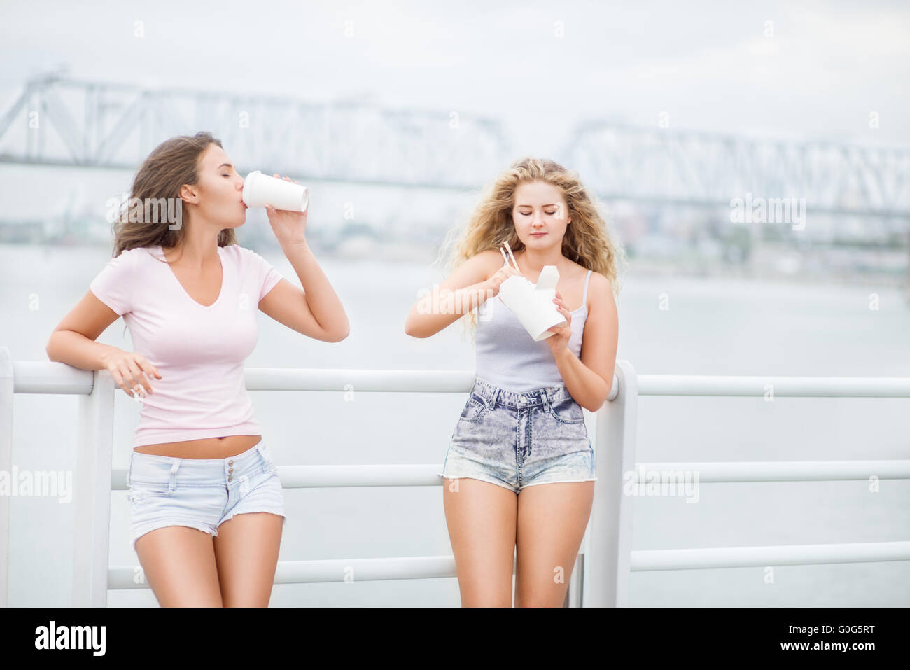 Female eat lunch box hi-res stock photography and images - Alamy