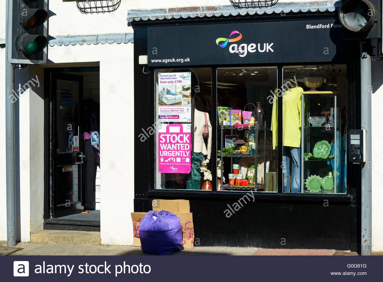 Age Uk Charity Shop Stock Photos & Age Uk Charity Shop Stock Images - Alamy