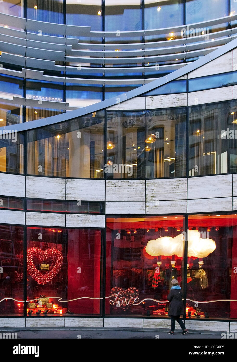 Exteriors storefront hi-res stock photography and images - Alamy