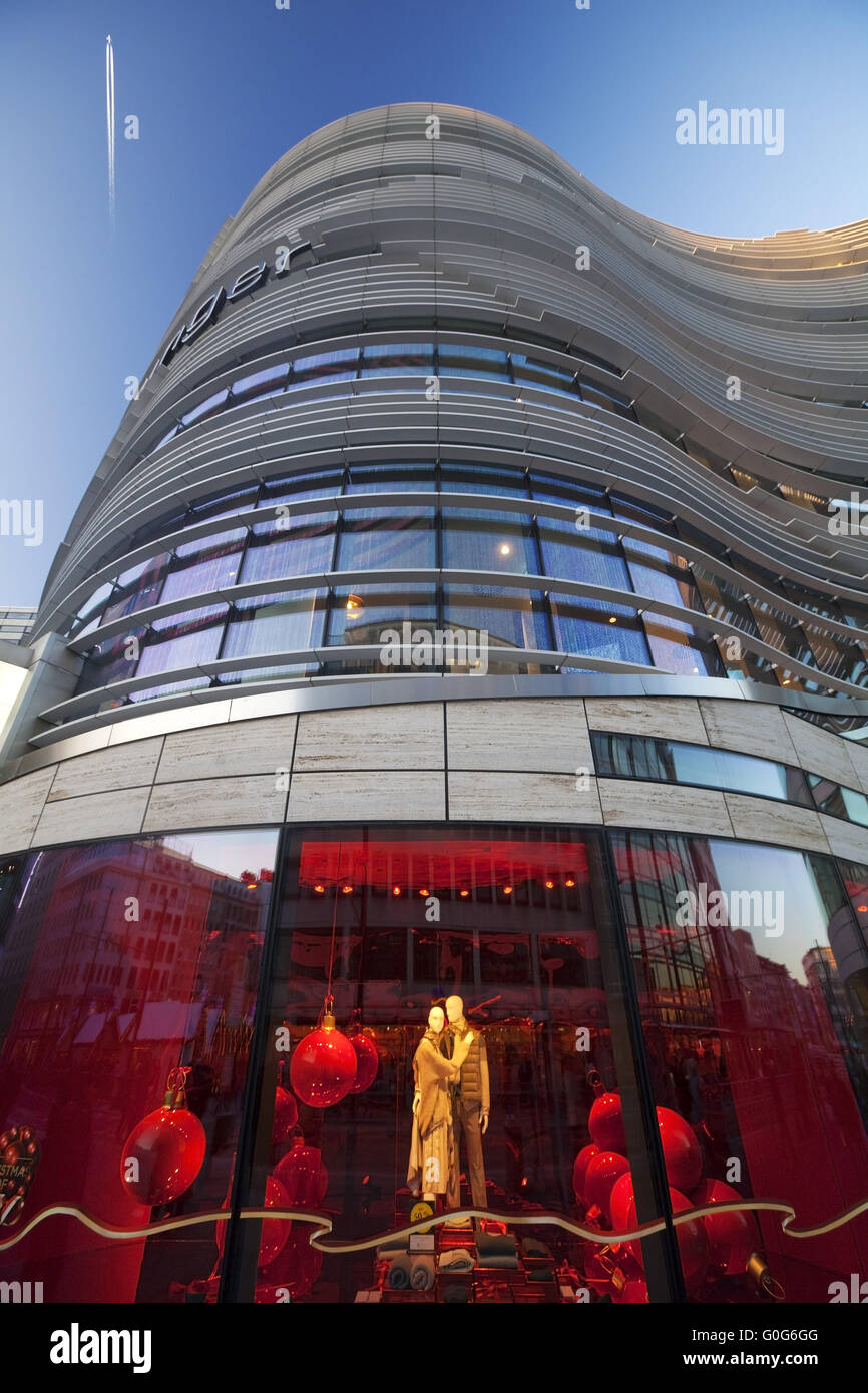 Storefront with Christmas decoration Koe-Bogen, Duesseldorf, North ...