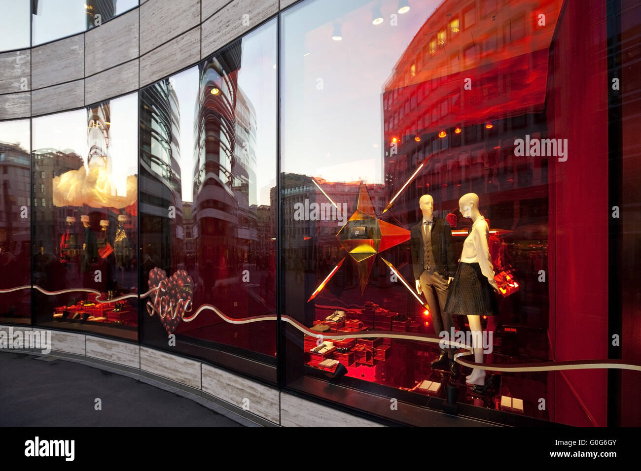 Exteriors storefront hi-res stock photography and images - Alamy