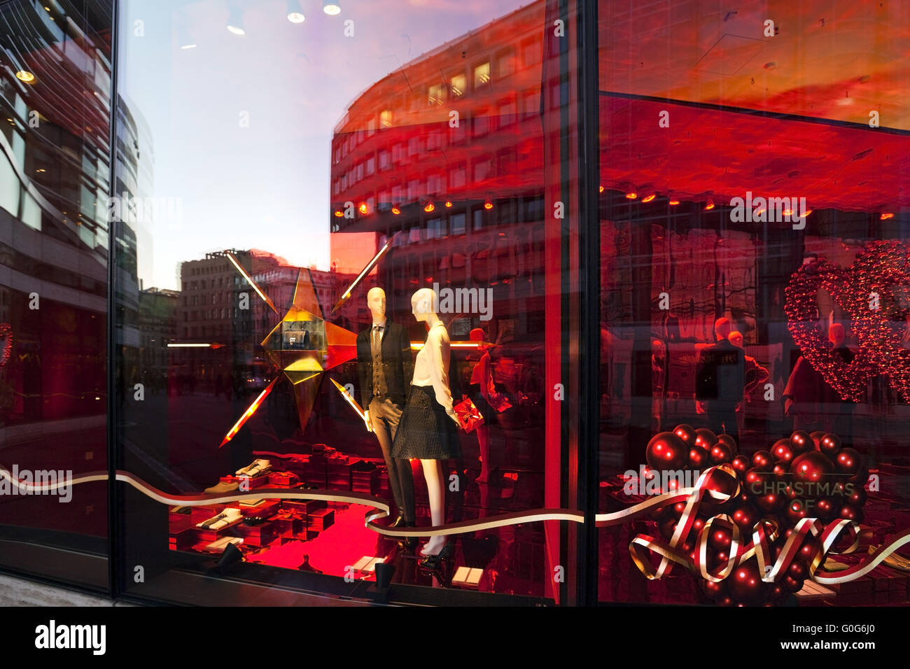 Exteriors storefront hi-res stock photography and images - Alamy