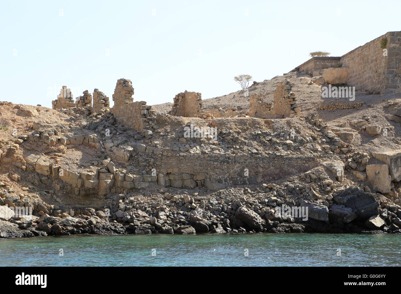 Oman, Musandam, im Fjord Khor Ash Sham the Telegraph Island Stock Photo ...