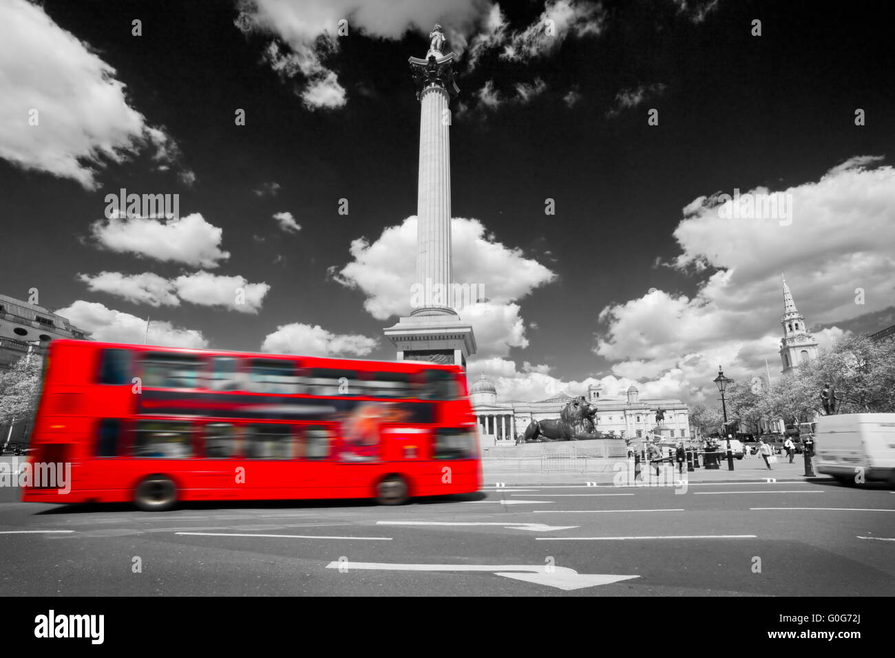 White uk bus hi-res stock photography and images - Alamy