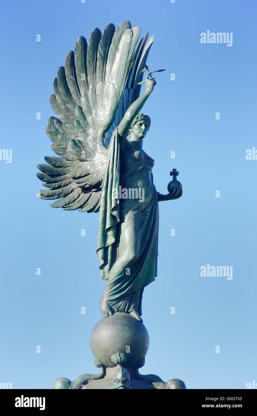 War memorial statue and wings Stock Photo - Alamy