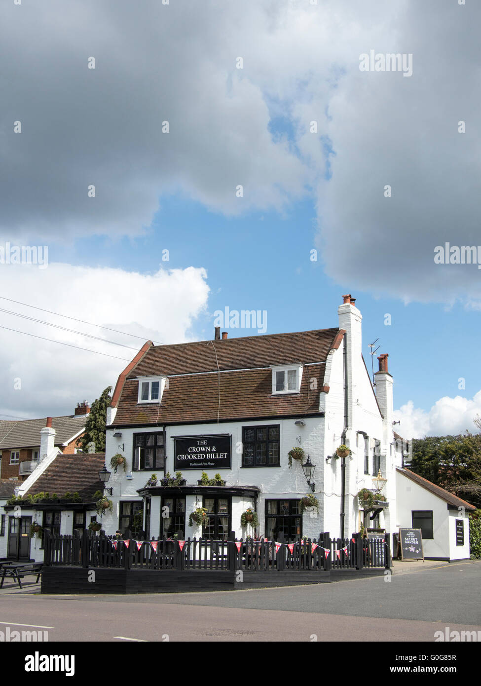 The Crown and Crooked Billet pub in Wood Green, Chigwell, Essex ...