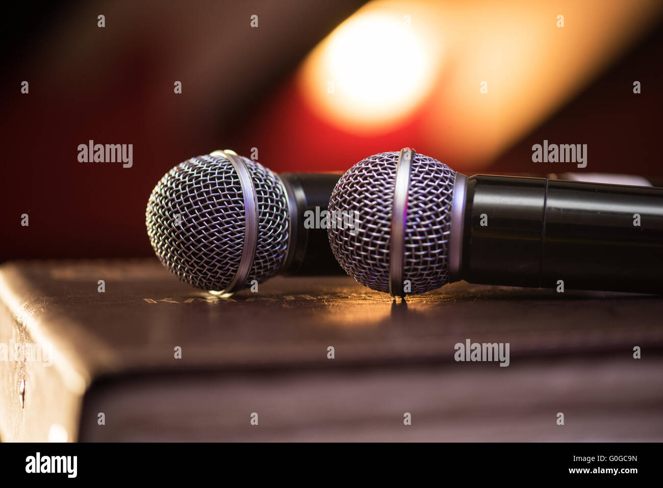 Vintage concert microphones hi-res stock photography and images - Alamy