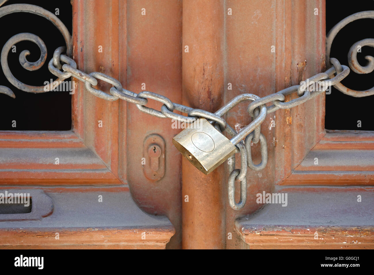 Padlock and Chain Stock Photo - Alamy