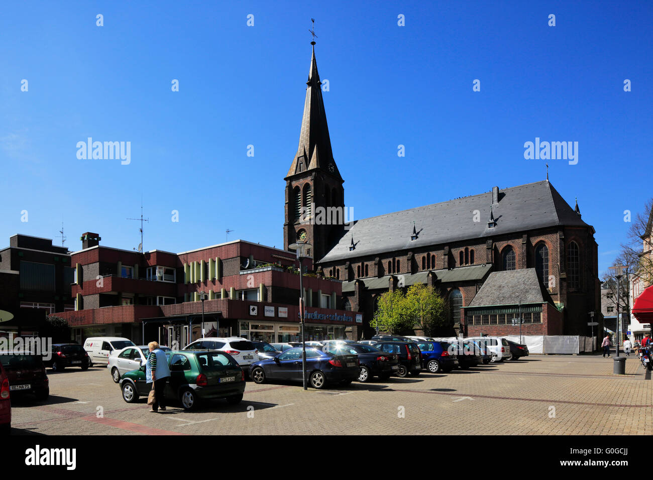 Katholische Stadtpfarrkiche St. Antonius am Marktplatz in Herten ...