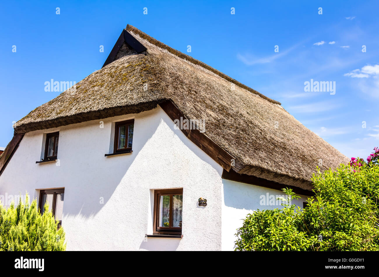 Traditional thatching roof house Stock Photo - Alamy