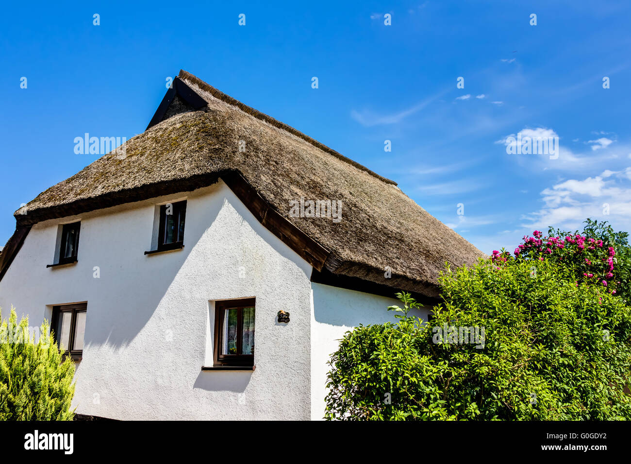 Traditional thatching roof house Stock Photo - Alamy