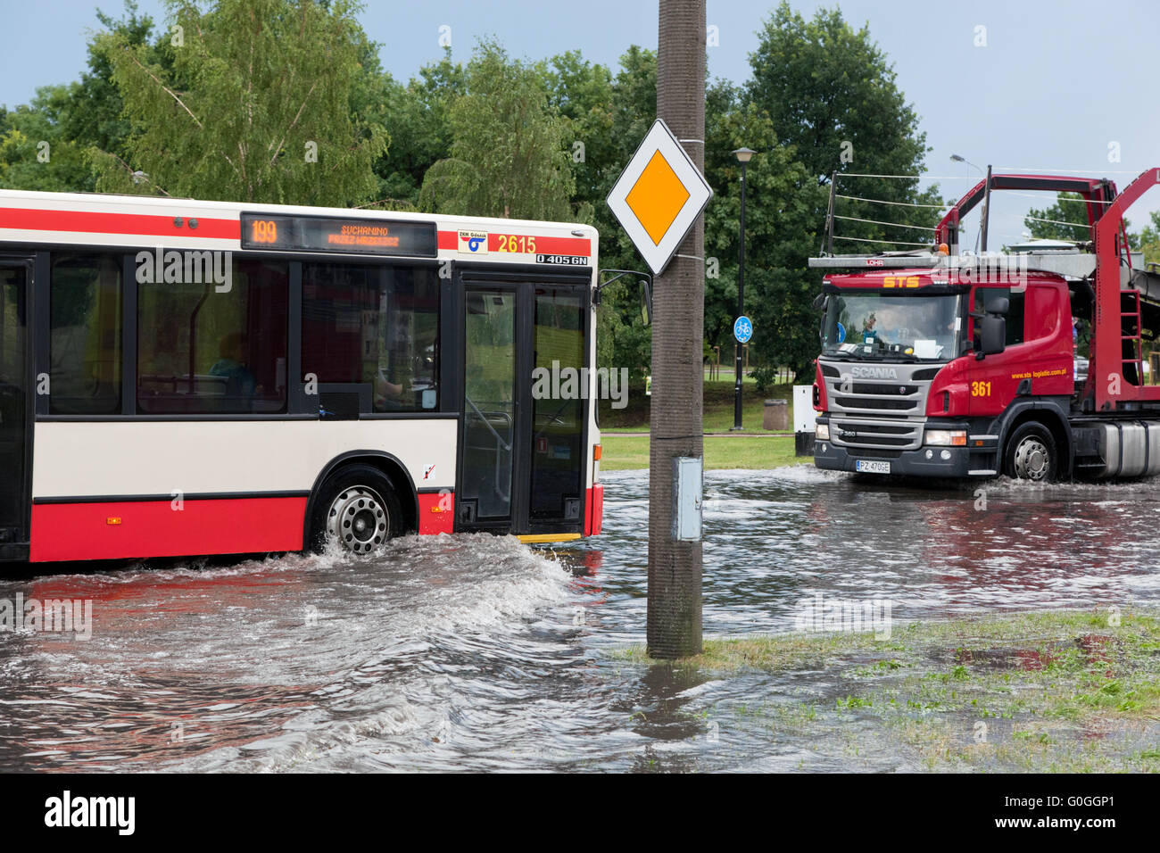Evacuation bus hi-res stock photography and images - Alamy