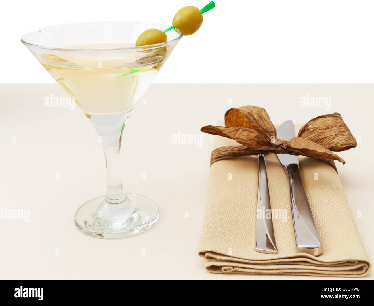 Classic martini with an olive hi-res stock photography and images - Alamy