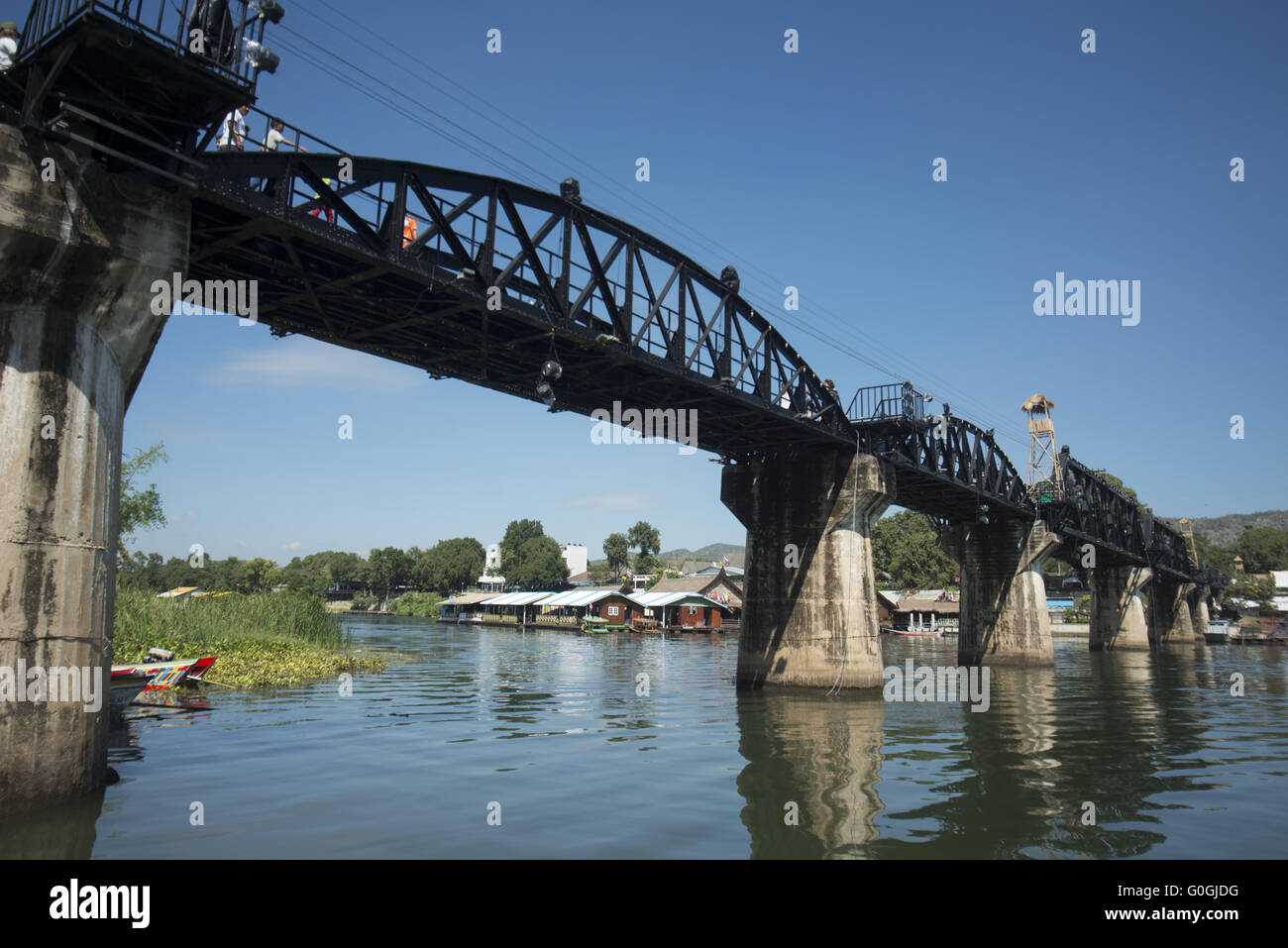 THAILAND KANCHANABURI DEATH RAILWAY BRIDGE RIVER KWAI Stock Photo - Alamy