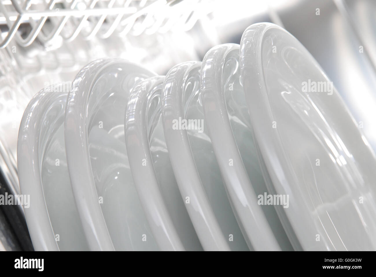 plates in a dishwasher Stock Photo - Alamy