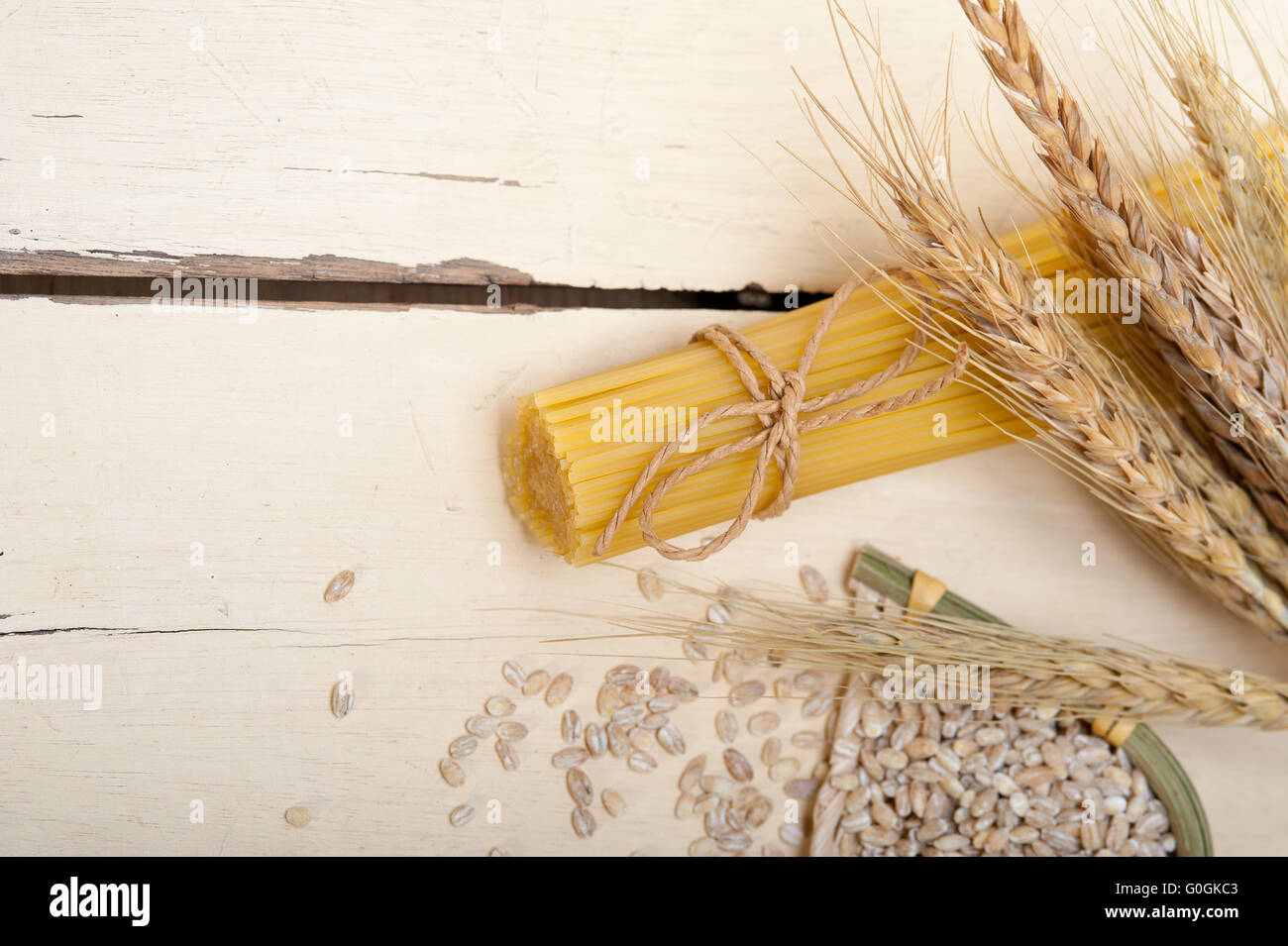 organic Raw italian pasta and durum wheat Stock Photo - Alamy