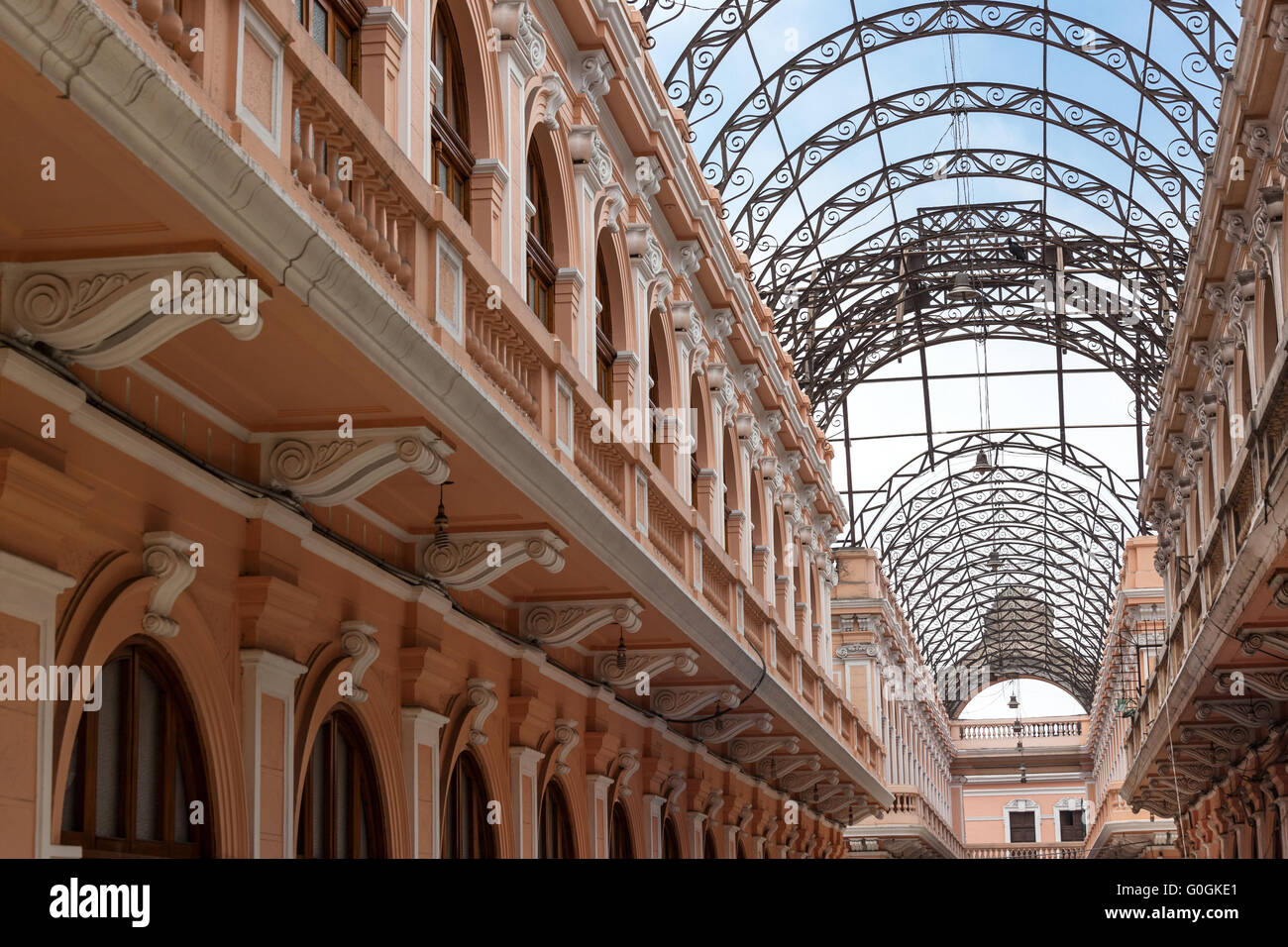 White architectural structure arches hi-res stock photography and ...