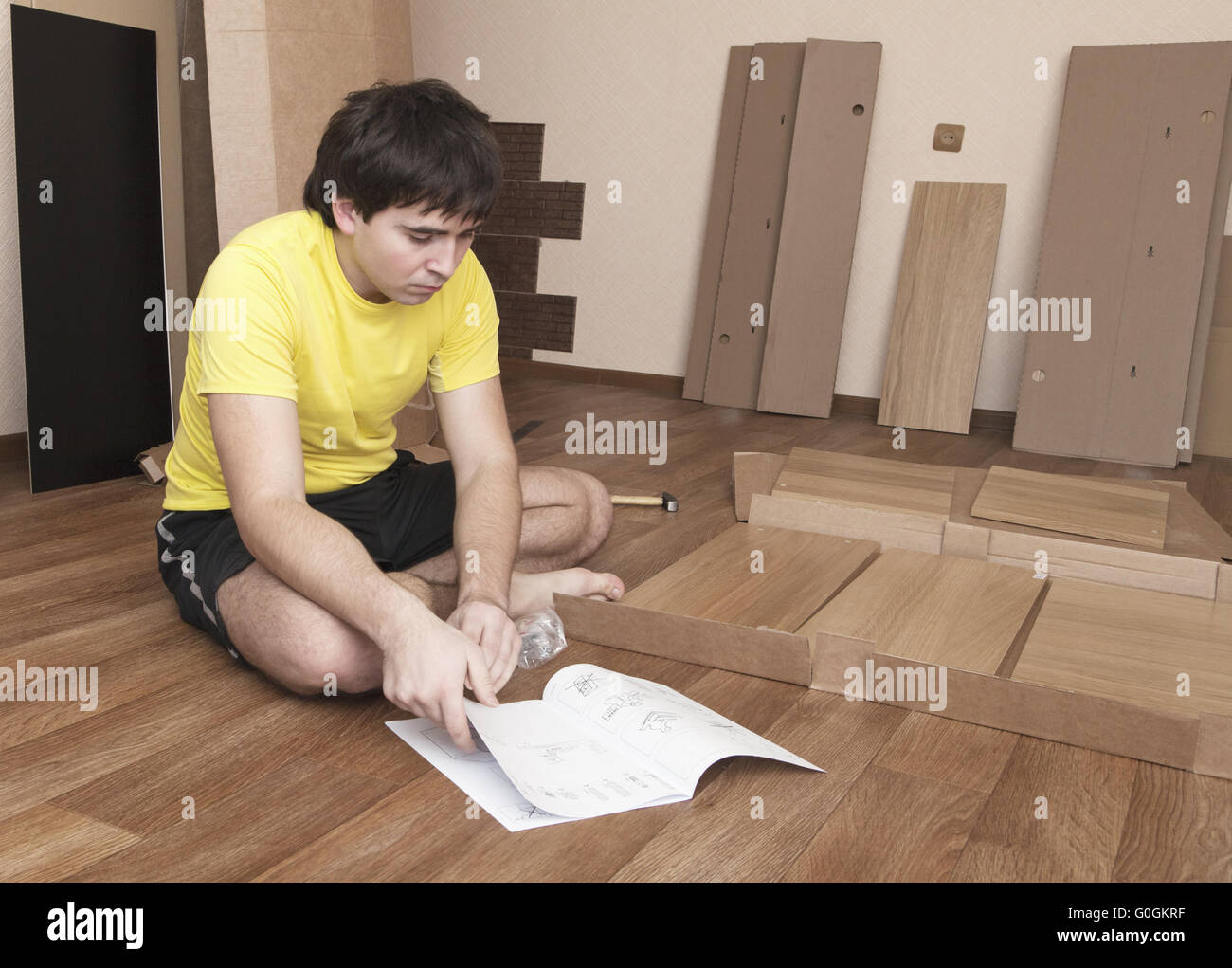 Cupboard assemble hi-res stock photography and images - Alamy