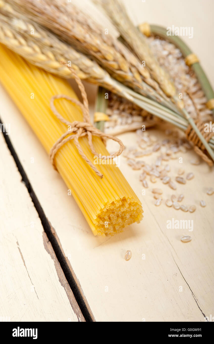 Spaghetti white hi-res stock photography and images - Alamy