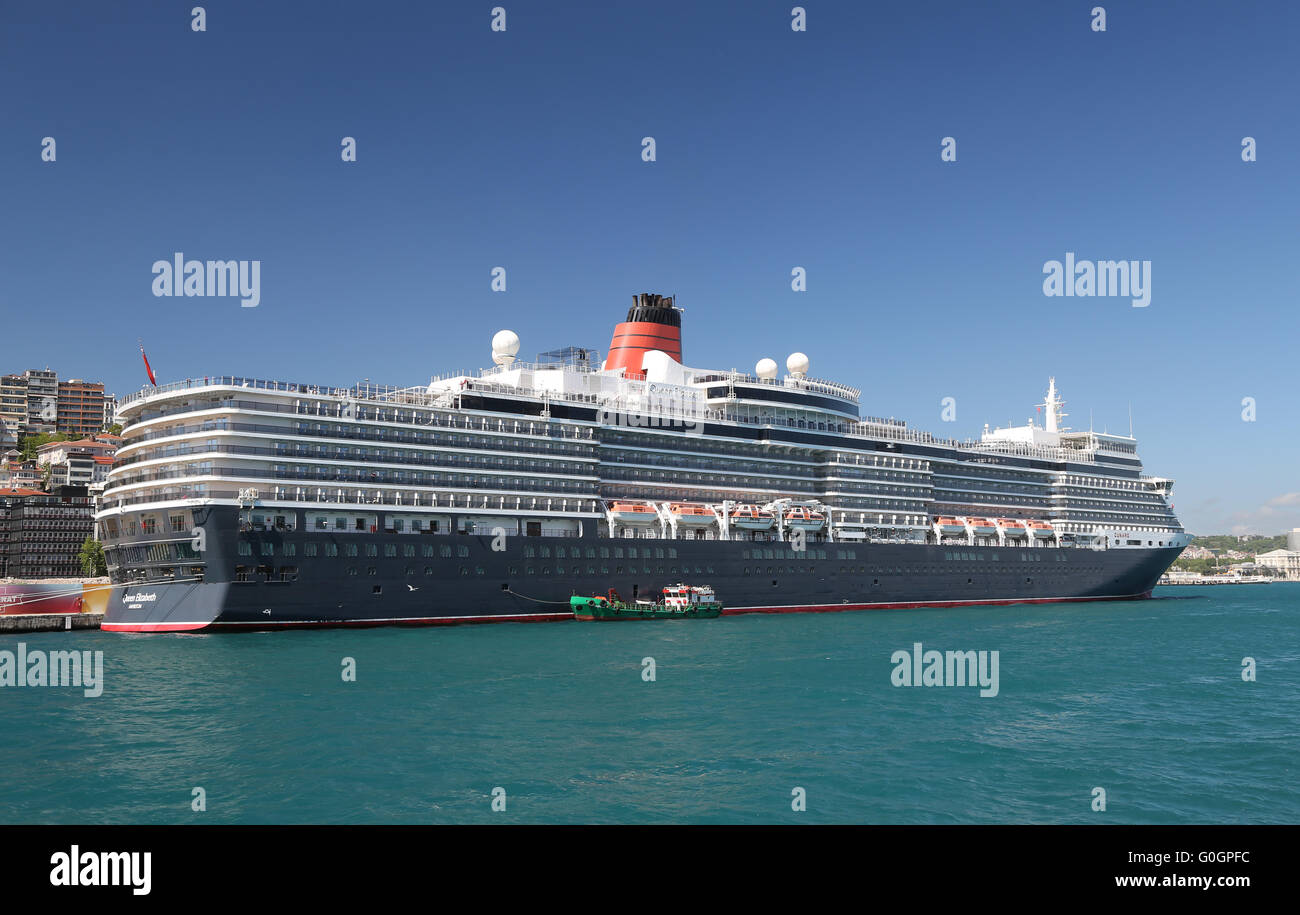 MS Queen Elizabeth Cruise Ship in Istanbul Port Stock Photo - Alamy