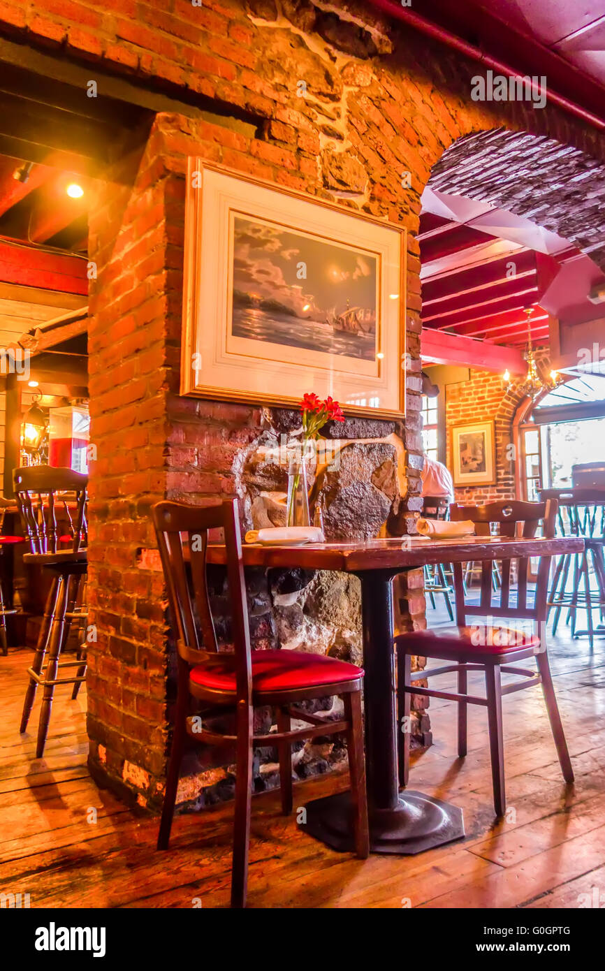 Old style restaurant hi-res stock photography and images - Alamy