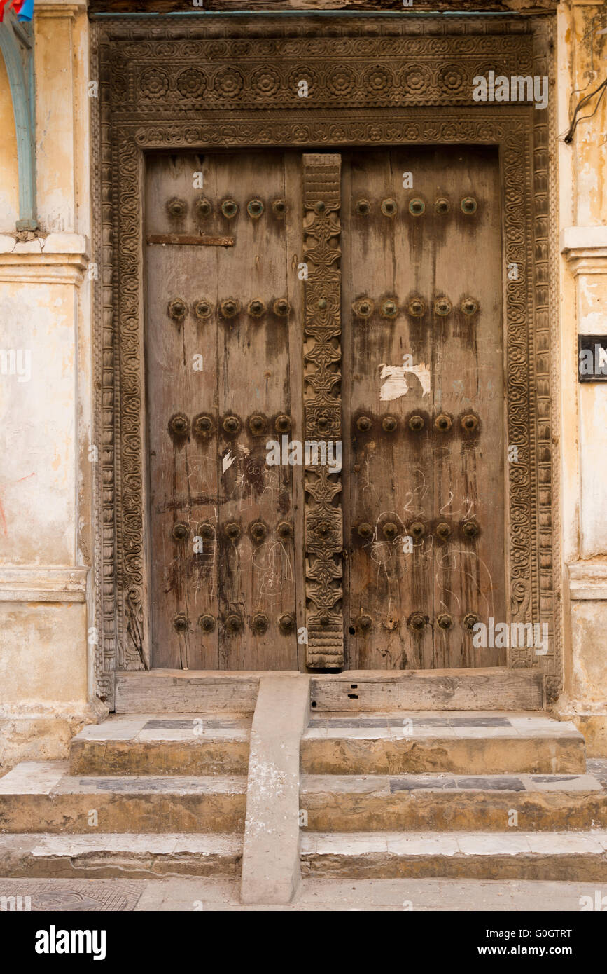 Zanzibar wood door hi-res stock photography and images - Alamy