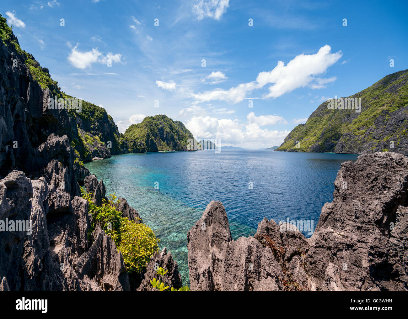 The famous view of the Tapiutan Strait in El Nido, Palawan ...